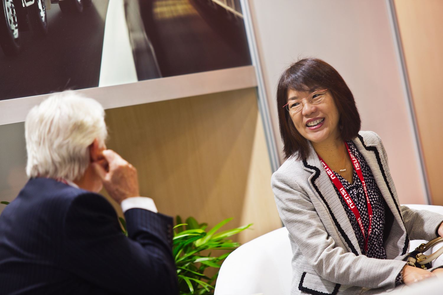 ISUZU WELCOMES NEW MANAGING DIRECTOR & Ms Hiroko Yaguchi