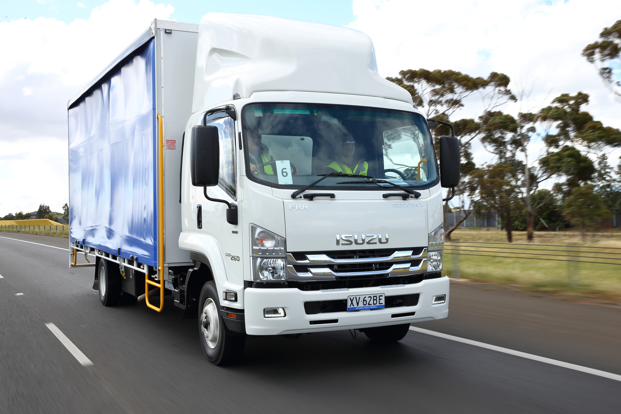 FRR 110-260 FREIGHTPACK MEDIA REVIEW: TRUCKSALES